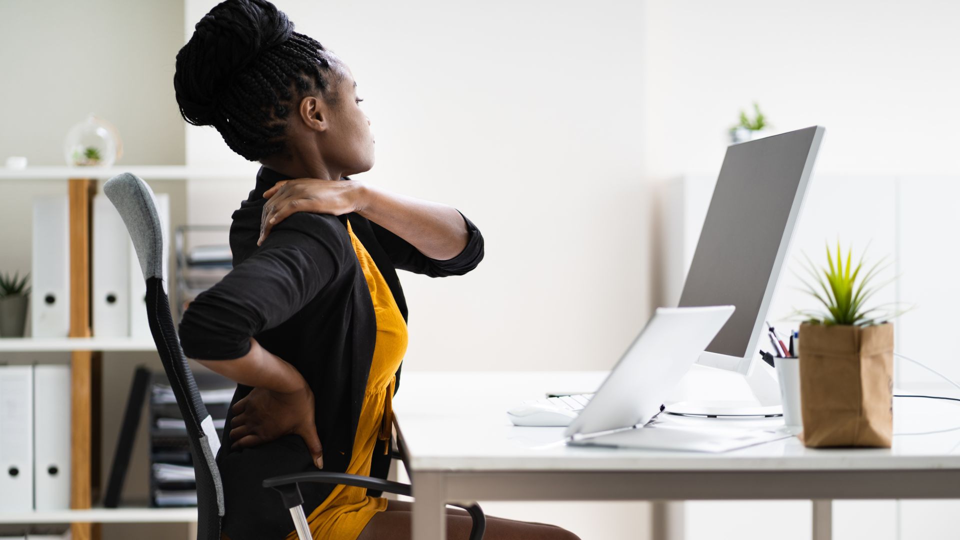 Stem Cell Treatment for Back Pain | Regenamex Mexico